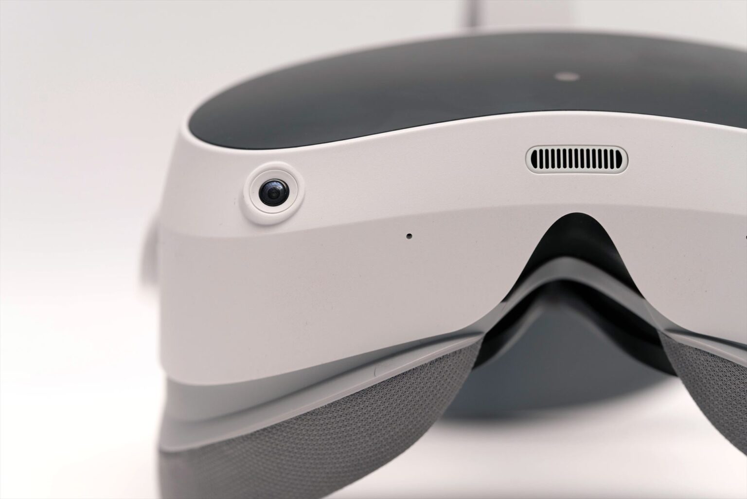 「PICO 4」SteamVR版VRChatレビュー 価格を考えると内蔵マイクの音質以外は満足！ | PANORA