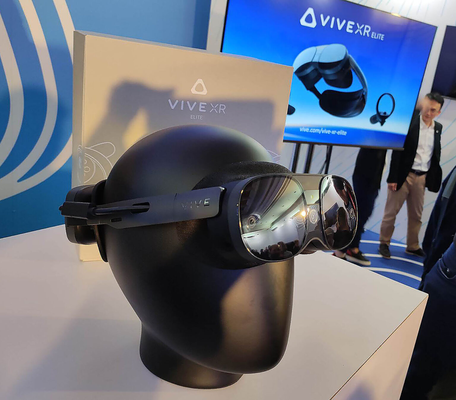 HTC、VR/MR対応の一体型XRゴーグル「VIVE XR Elite」発表 価格は17万9000円で予約受付開始 | PANORA