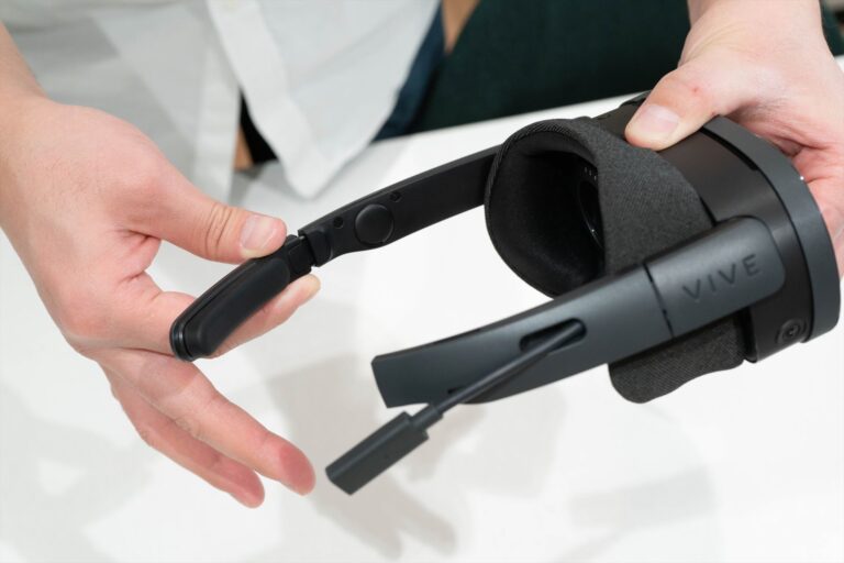 一歩先ゆく一体型VR「VIVE XR Elite」レビュー スマホの文字が見えるパススルーに快適無比なVR睡眠 | PANORA