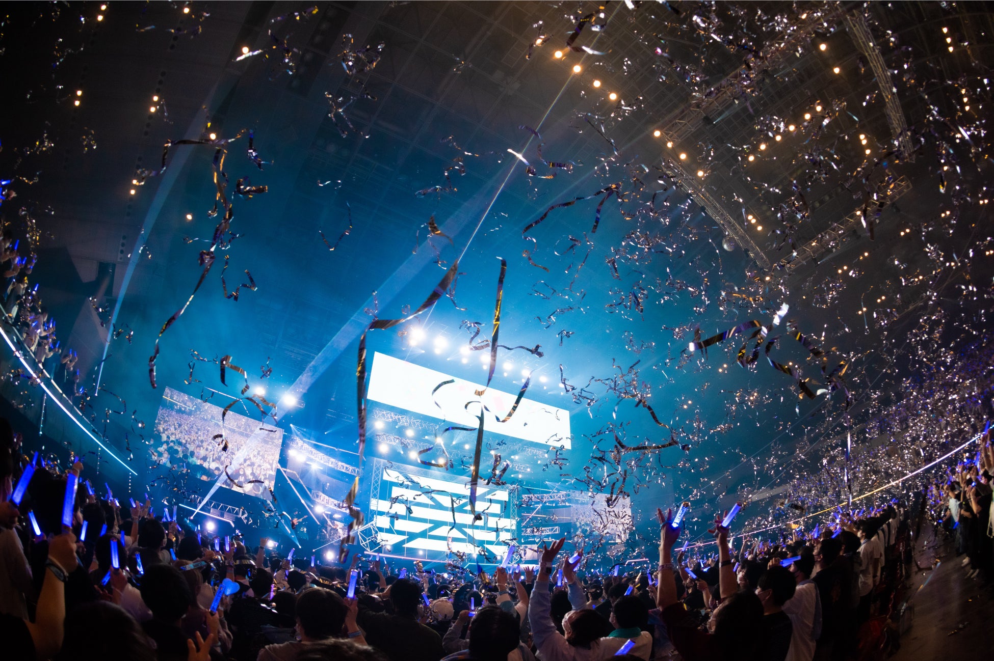 カバー、「hololive 4th fes. Our Bright Parade」より「holo*27 stage」のライブレポートを公開 ...