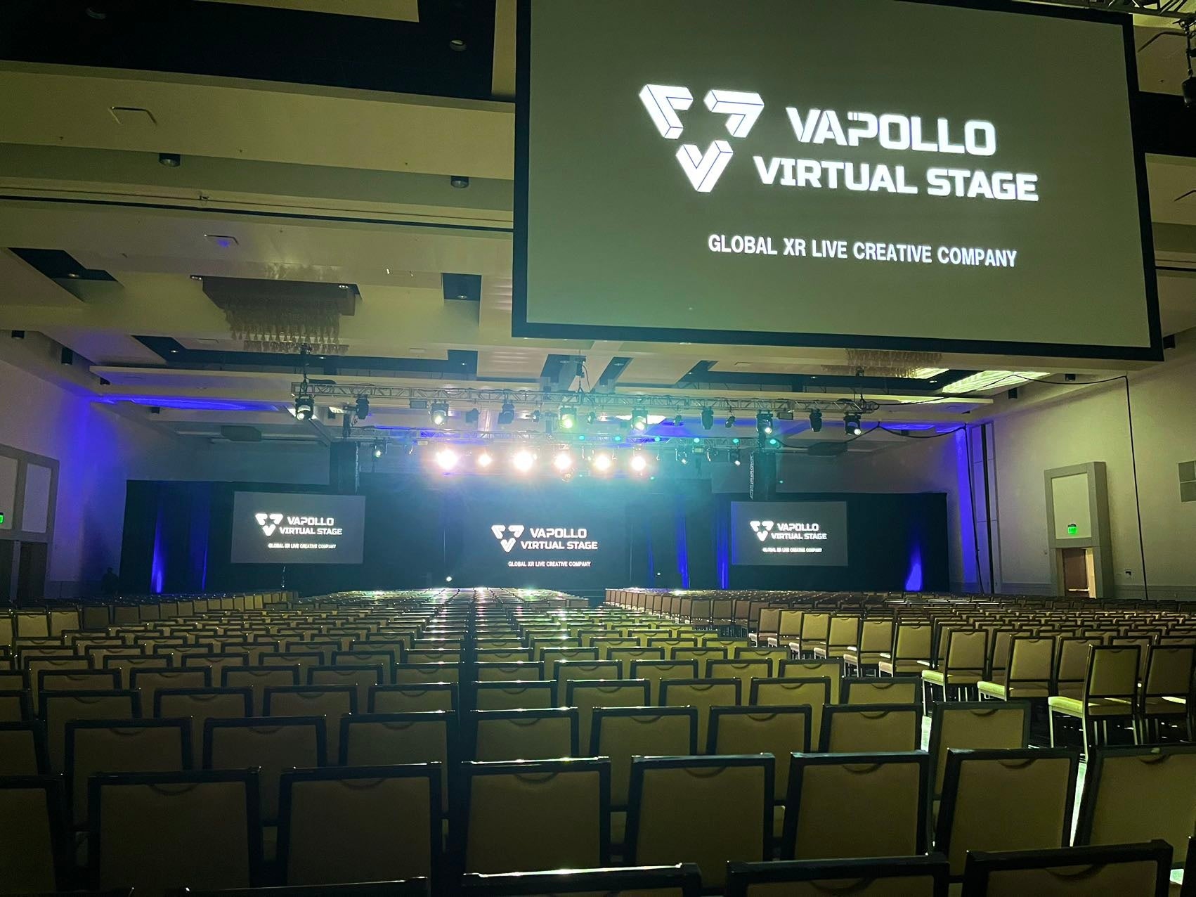 Anime ExpoでVTuberステージ「VAPOLLO VIRTUAL STAGE」開催 NIJISANJI ENやVShojoら出演 ...