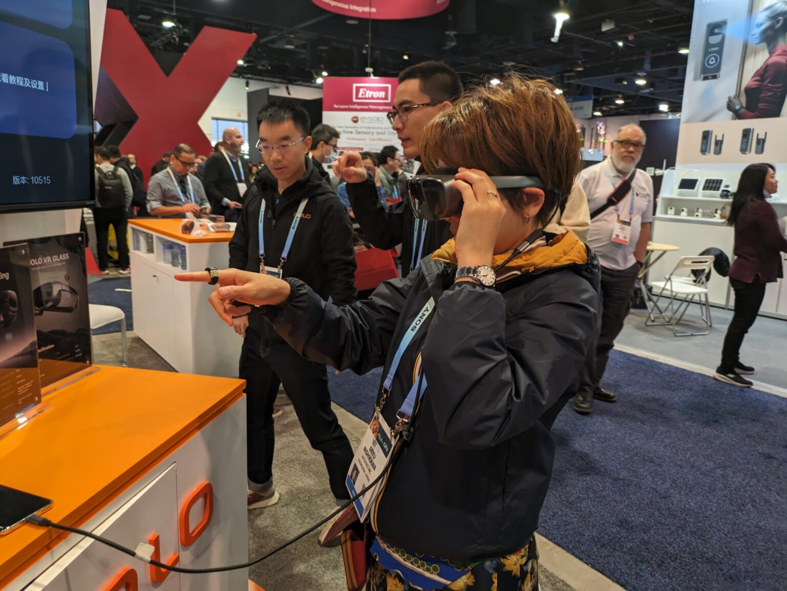 VIVEフェイシャルトラッカー（XRシリーズ）とPimax Crystal無線化を体験！【CES2024】 | PANORA